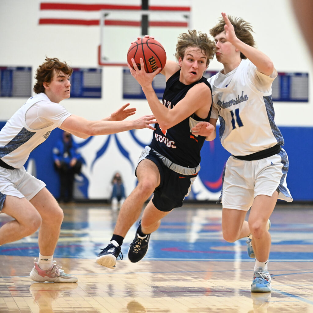 Hoops' Senior Spotlight - Zach Ellis - Hoops The Right Way